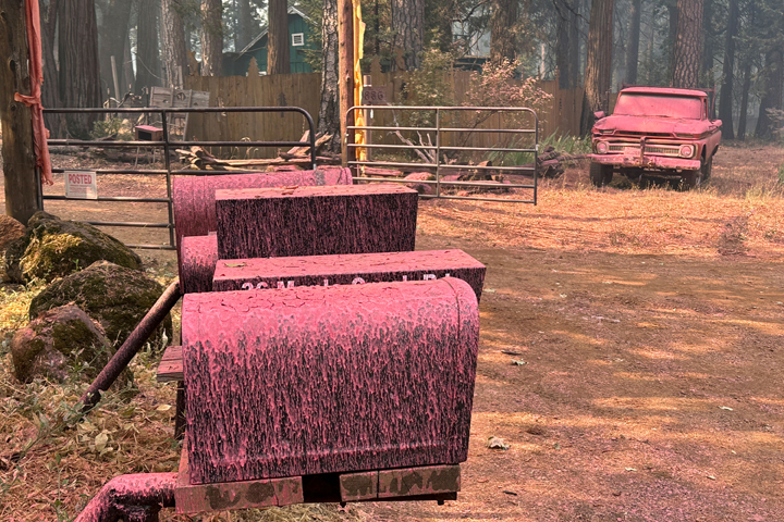 Crews battle wildfires across U.S. West and fight to hold containment ...